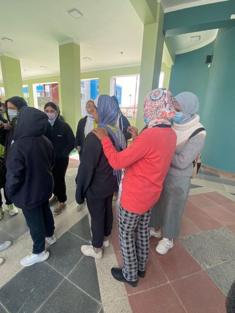 The Faculty of Physical Therapy visits to Al-Diwan School to discover postural deformities in ...